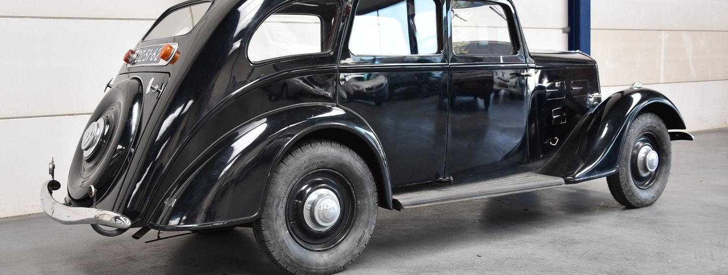 Peugeot 401 - LoyaltyRide