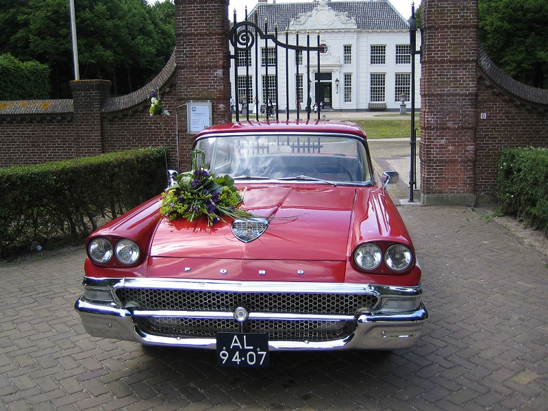 Trouwauto Ford 300 Custom - LoyaltyRide